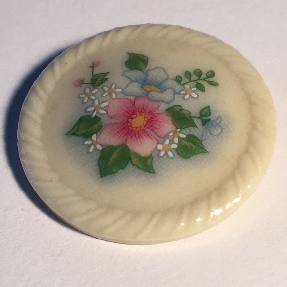 Avon | Jewelry | Vintage Avon Floral Spring Bouquet Bisque Broochpin ...